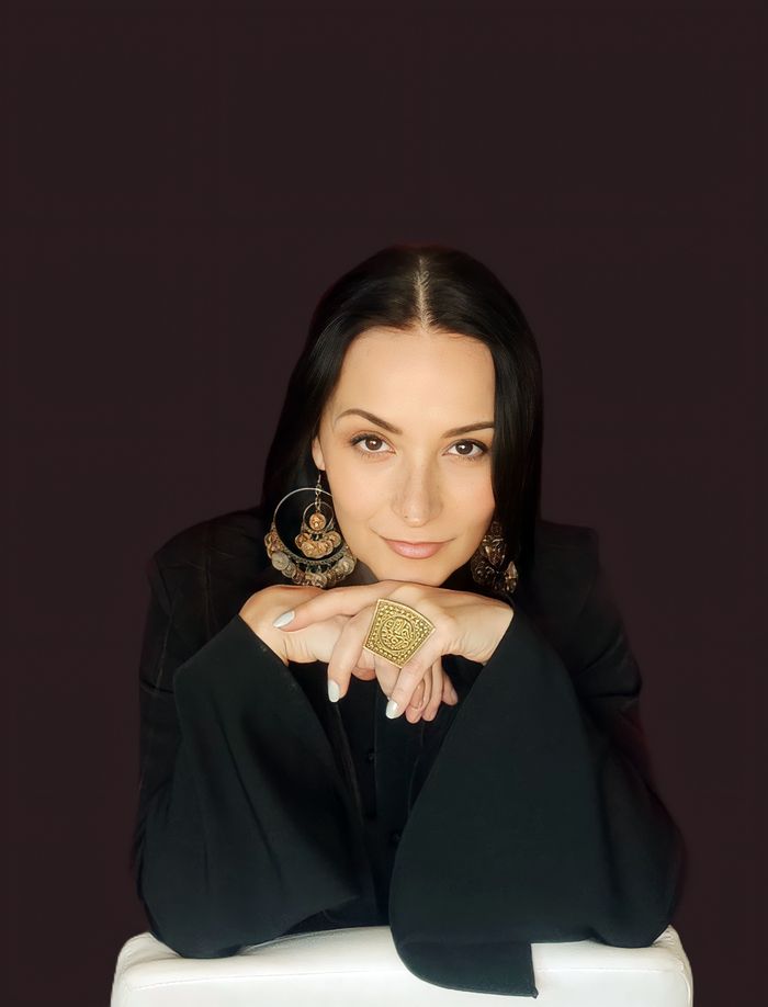 Anna Luna presenta el disco ARGENTINA BESA EL MEDITERRÁNEO